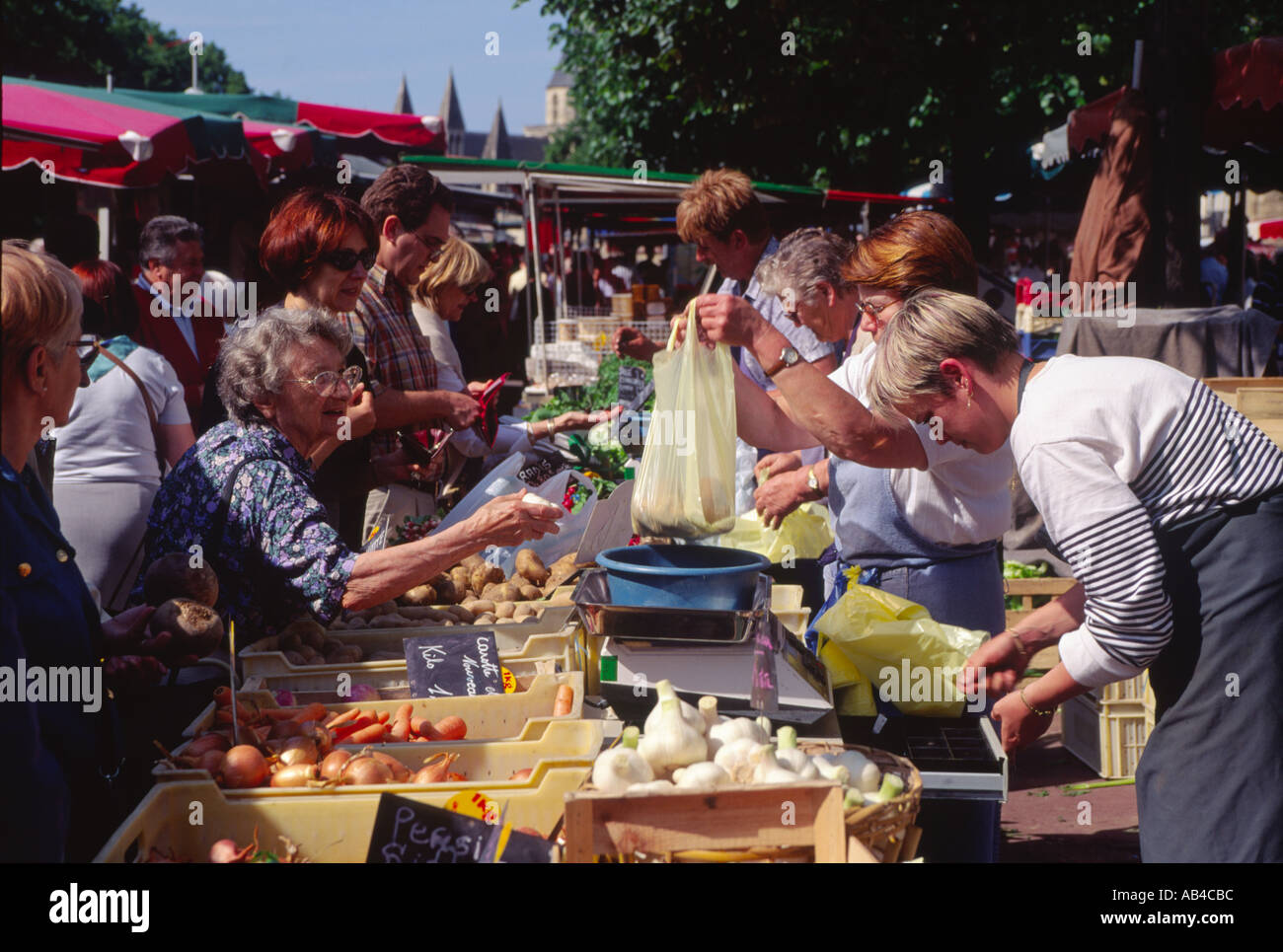 Market stall normandy france hi-res stock photography and images - Alamy