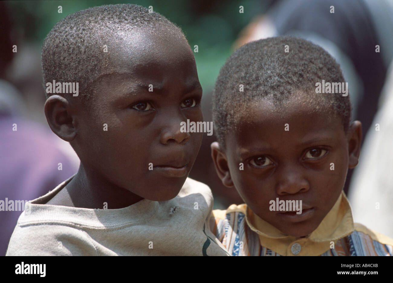 Two homeless boys hi-res stock photography and images - Alamy