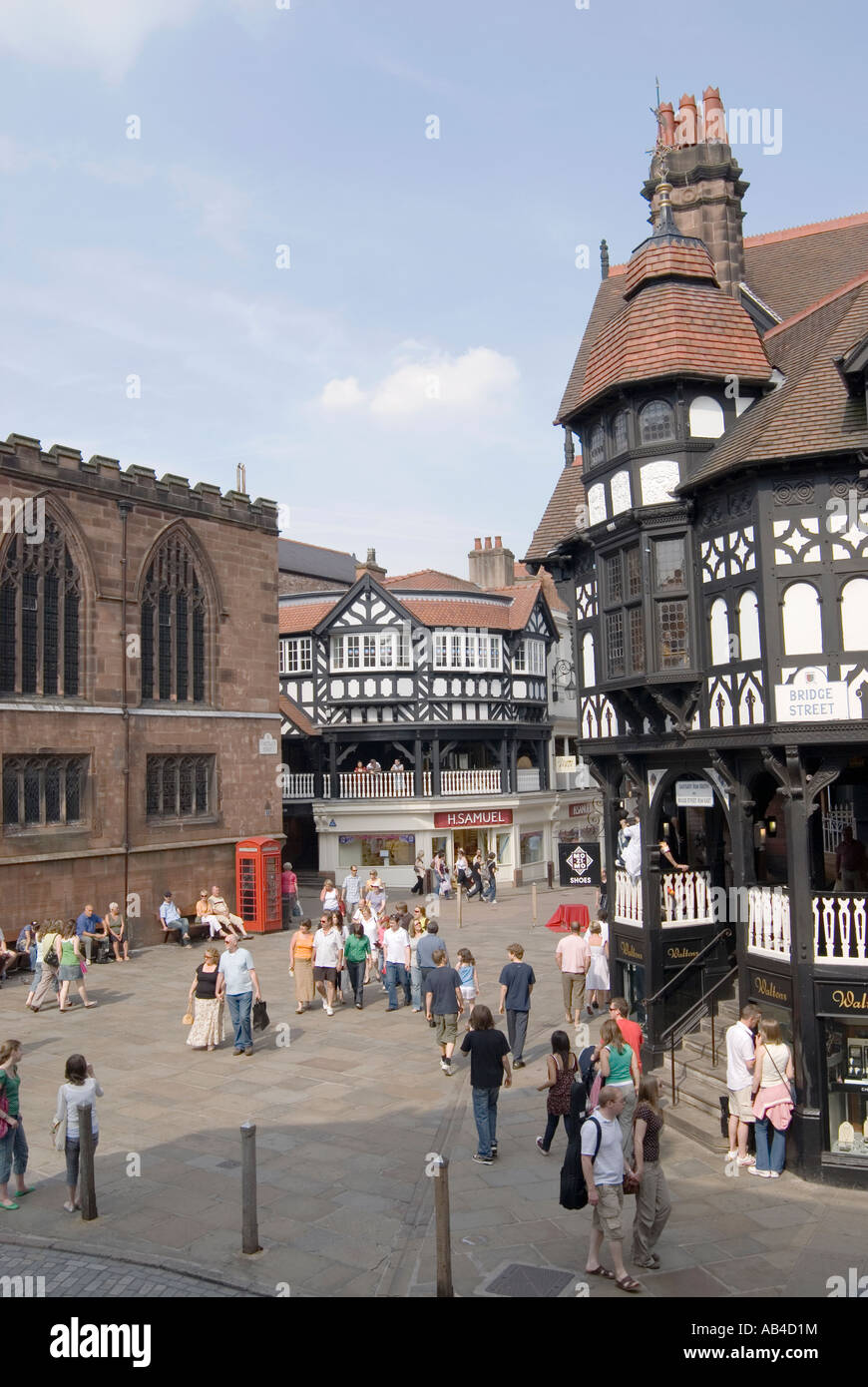 Chester. High Cross Area in the historic city of Chester where Bridge ...