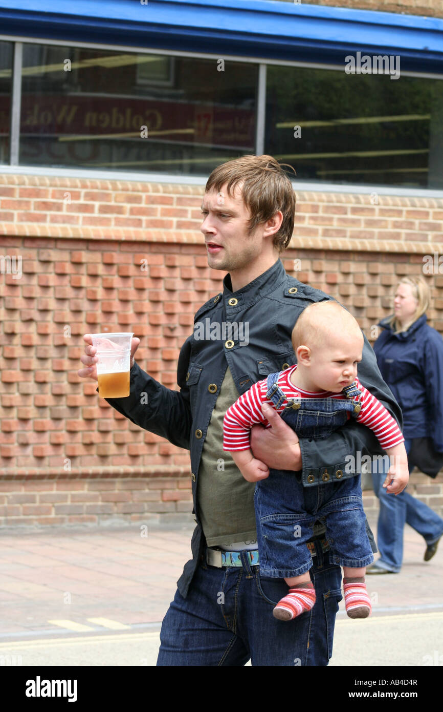 Father baby beer hi-res stock photography and images - Alamy