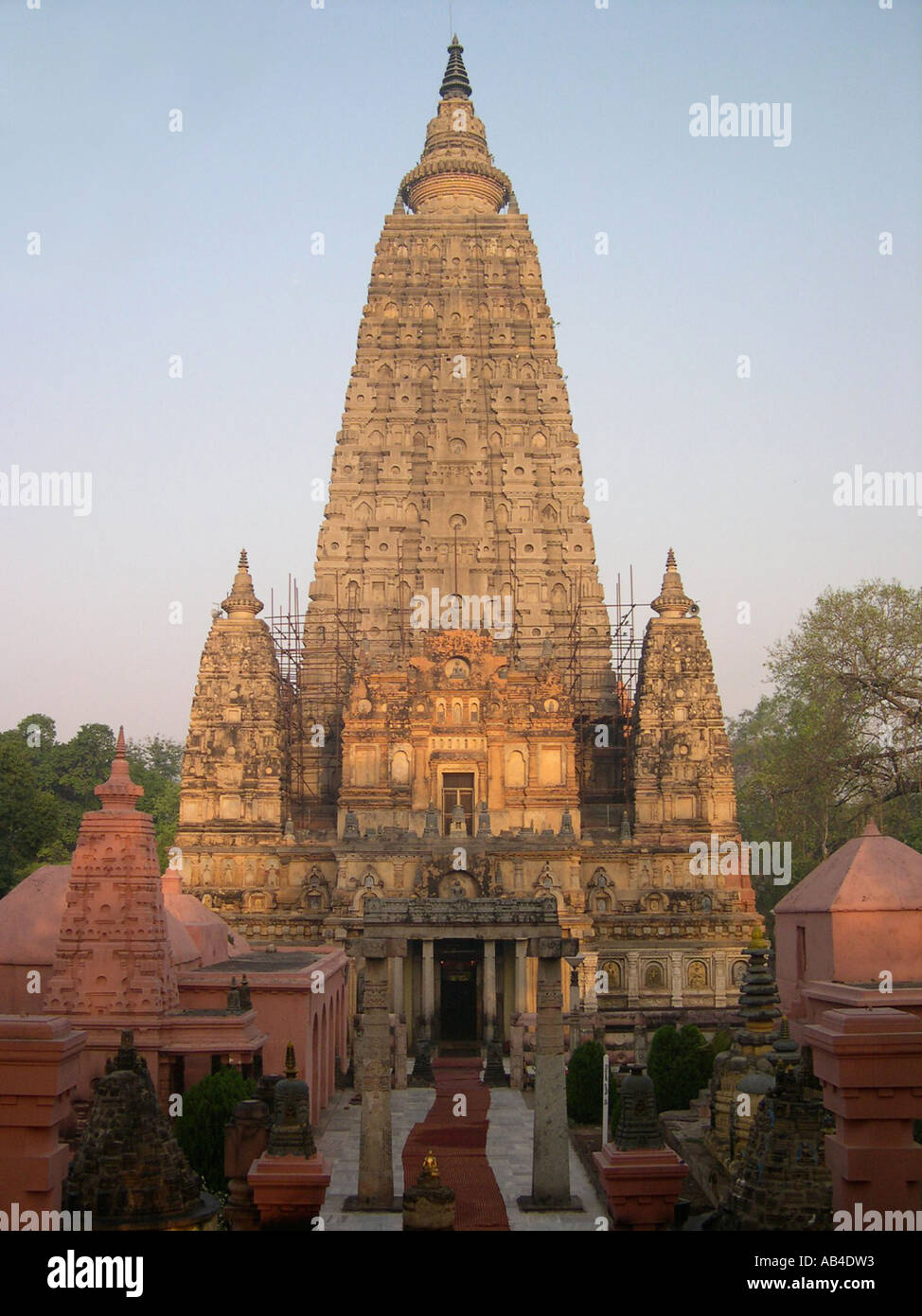 Mahabodhi temple, Bodh Gaya, Bihar, India Stock Photo - Alamy