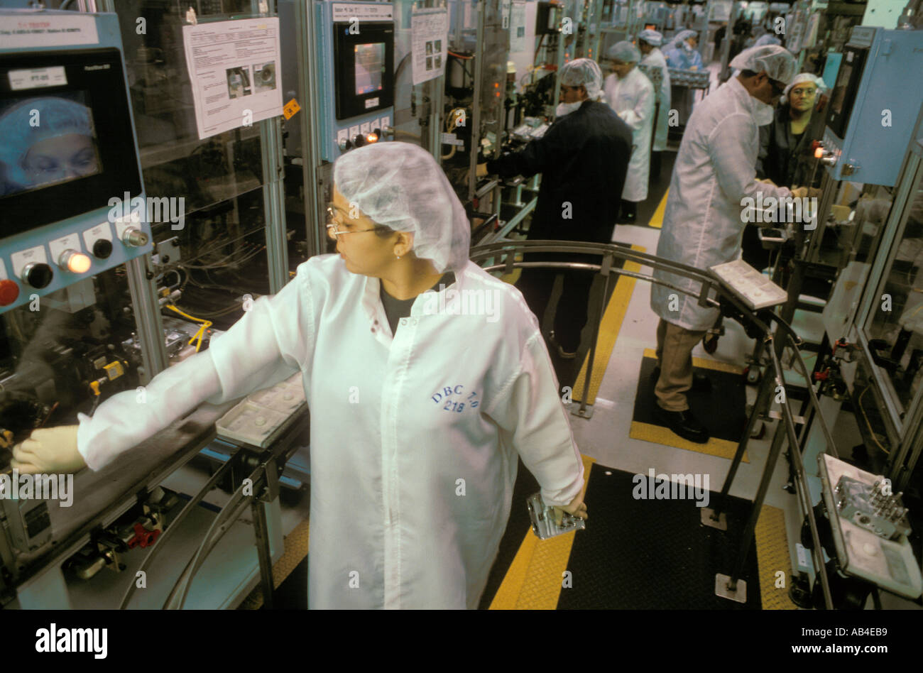 Workers at the Delphi Automotive maquiladora in Ciudad Juarez Chihuahua ...