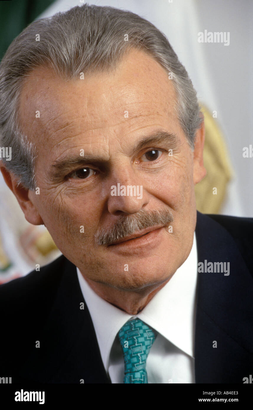 Francisco Labastida presidential candidate from the PRI party in the ...