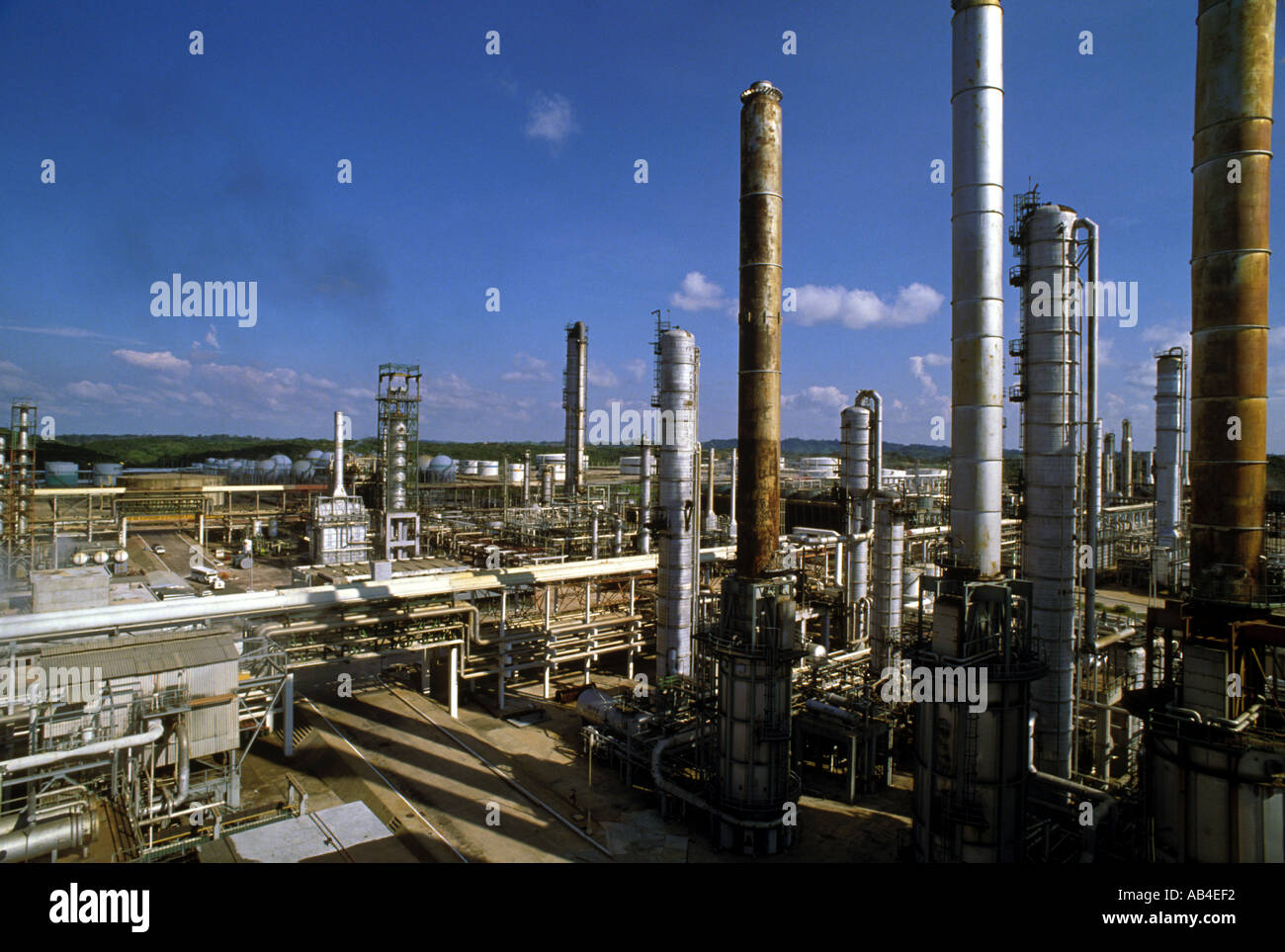 Oil refinery of the Mexican state run oil company Pemex in ...