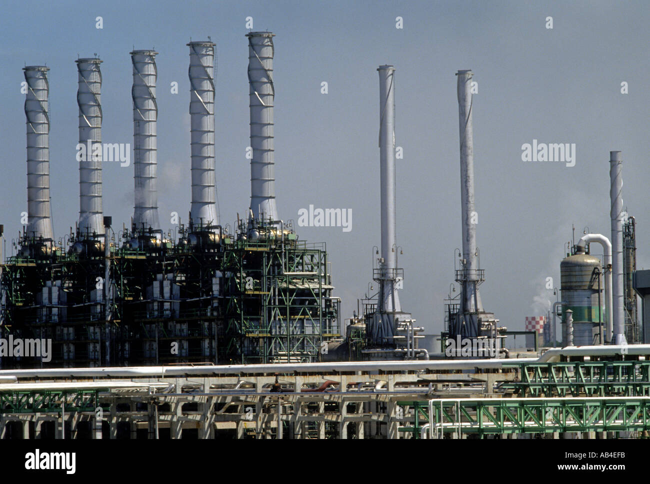 Cracking tower in oil refinery hi-res stock photography and images - Alamy