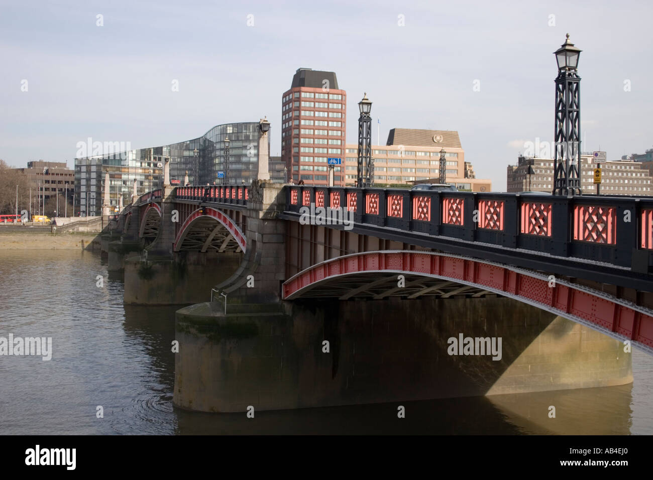 Lambeth bridge london hi-res stock photography and images - Alamy
