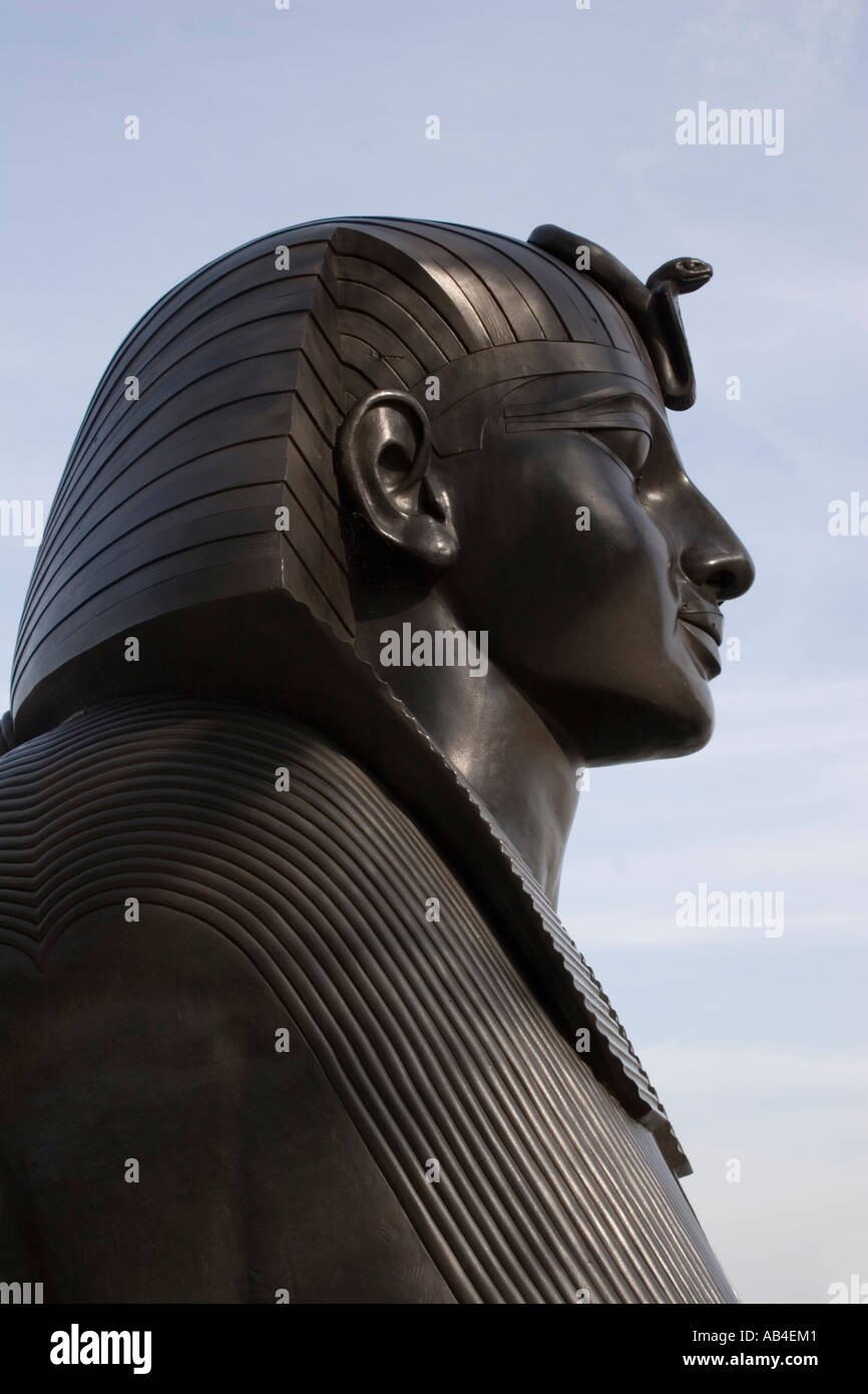 Cleopatra needle river thames hi-res stock photography and images - Alamy