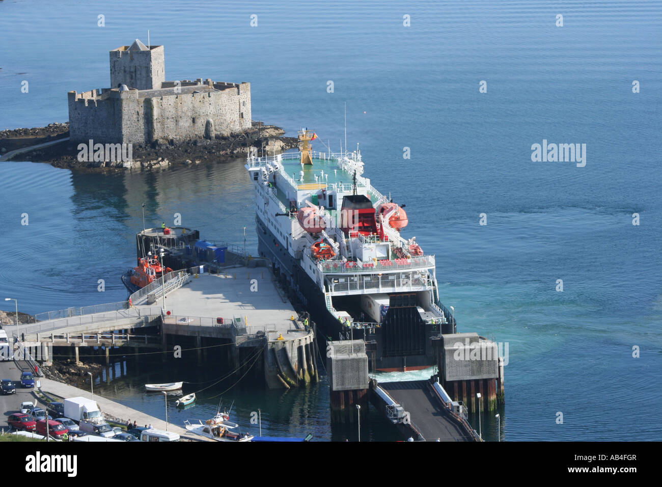 Clansman part of the Caledonian MacBrayne fleet docking at Castlebay ...