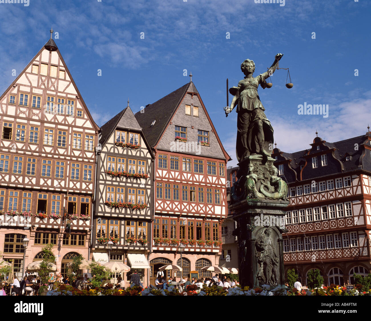 Dom romer frankfurt hi-res stock photography and images - Alamy