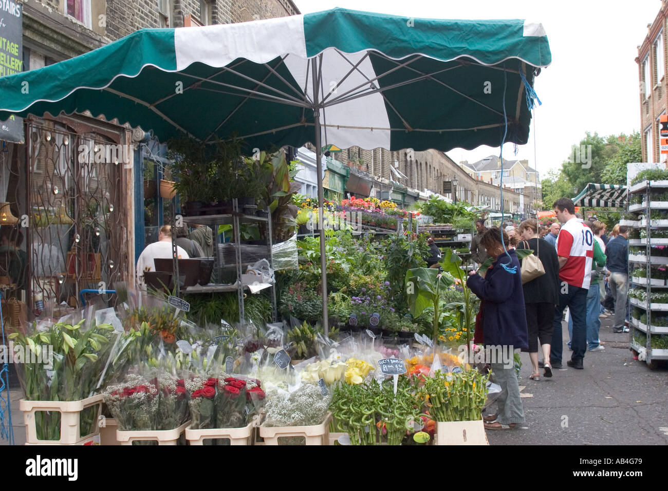 Flower seller uk hi-res stock photography and images - Alamy