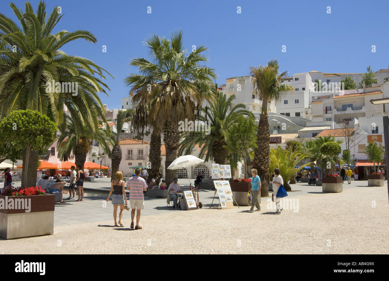 Albufeira old town square hi-res stock photography and images - Alamy