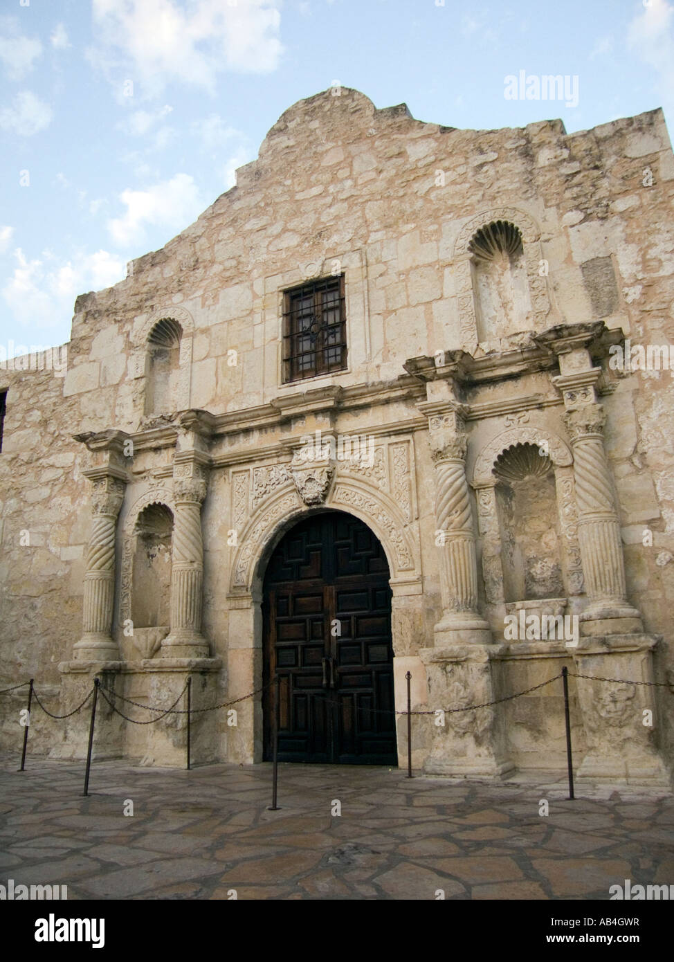 Shrine of the alamo hi-res stock photography and images - Alamy