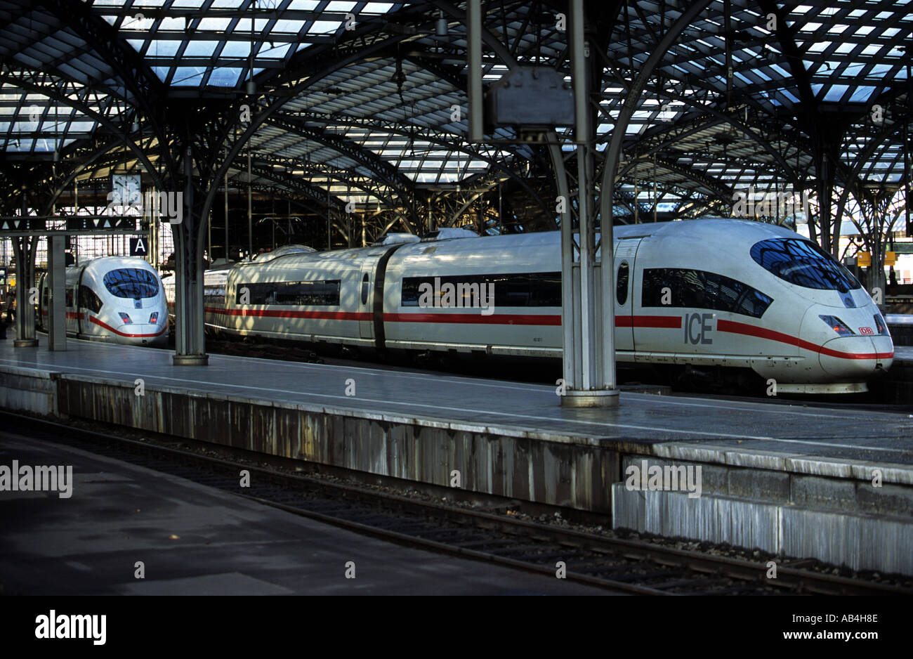 Cologne Hauptbahnhof (central station) North Rhine Westphalia, Germany ...