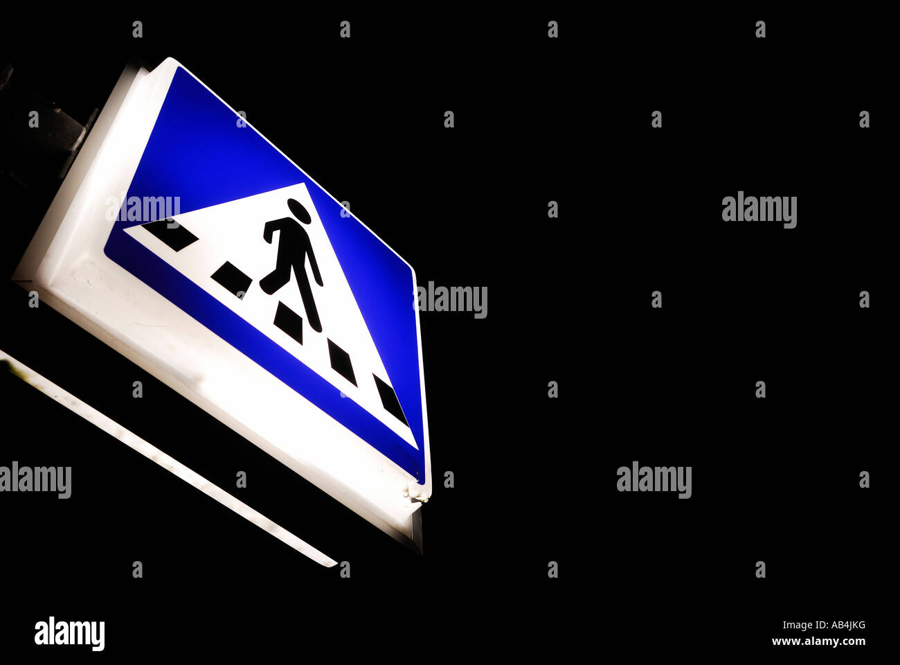 Pedestrian crossing sign in the night Stock Photo - Alamy
