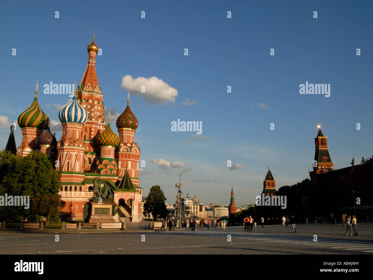 Walls square hi-res stock photography and images - Alamy
