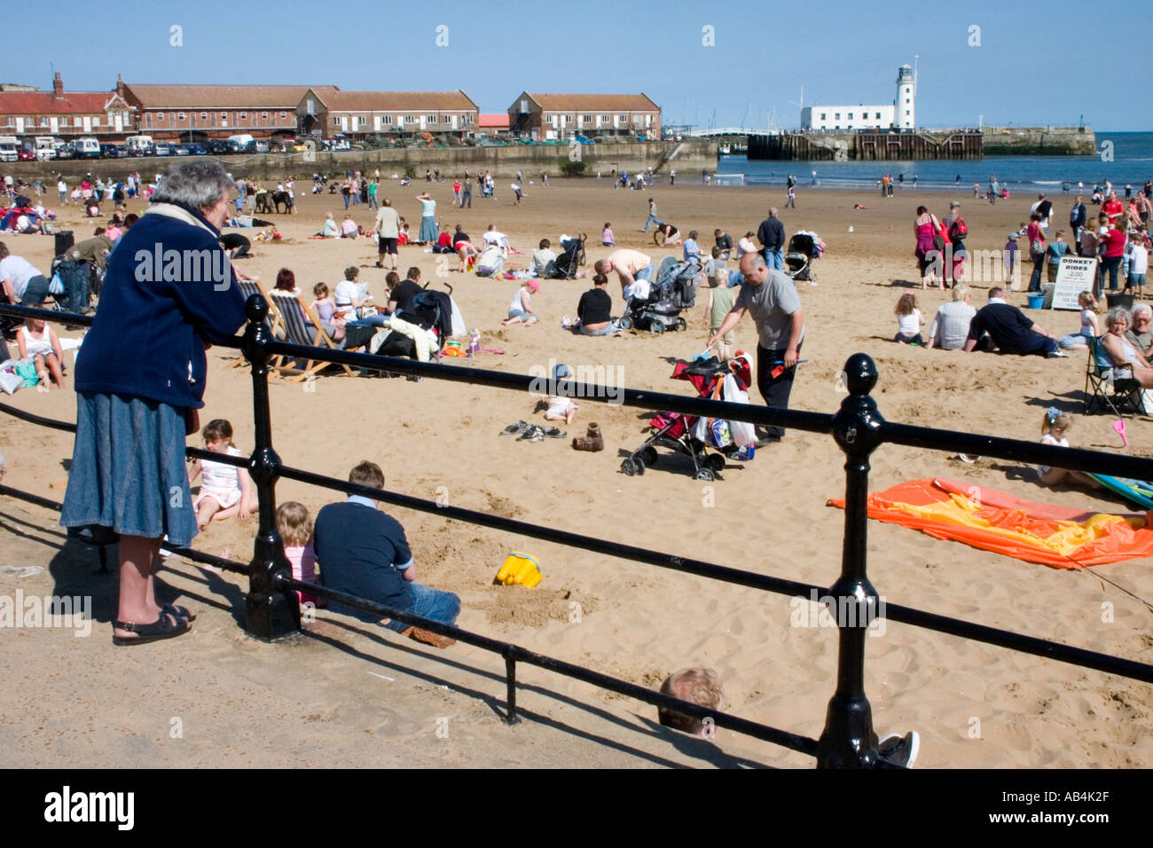 Promenade scarborough hi-res stock photography and images - Alamy