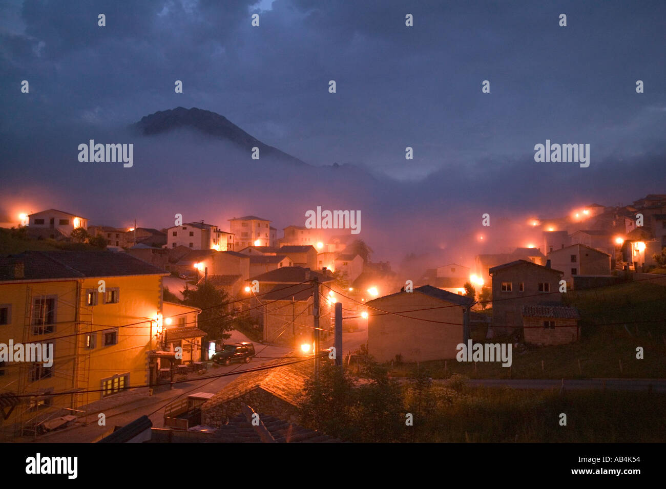 Village sotres hi-res stock photography and images - Alamy