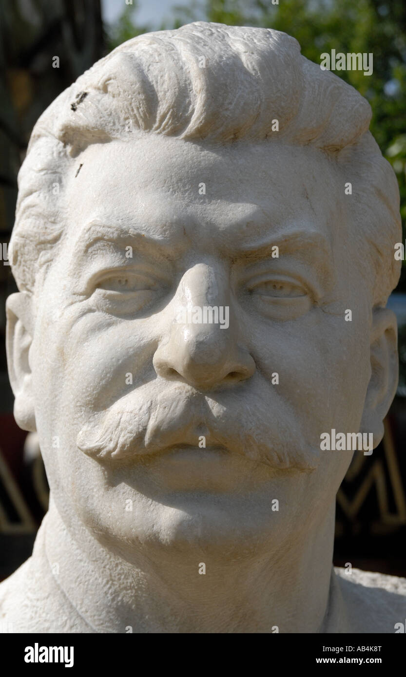Bust of Stalin, Muzeon Sculpture Park, Moscow Stock Photo - Alamy