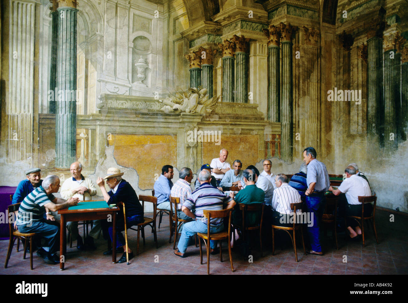Italian playing cards hi-res stock photography and images - Alamy