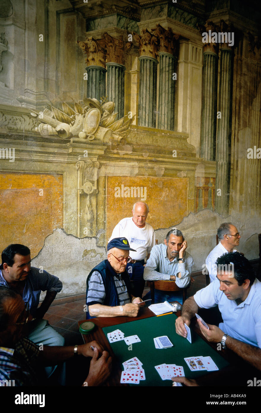 Sorrento italy men playing cards hi-res stock photography and images ...