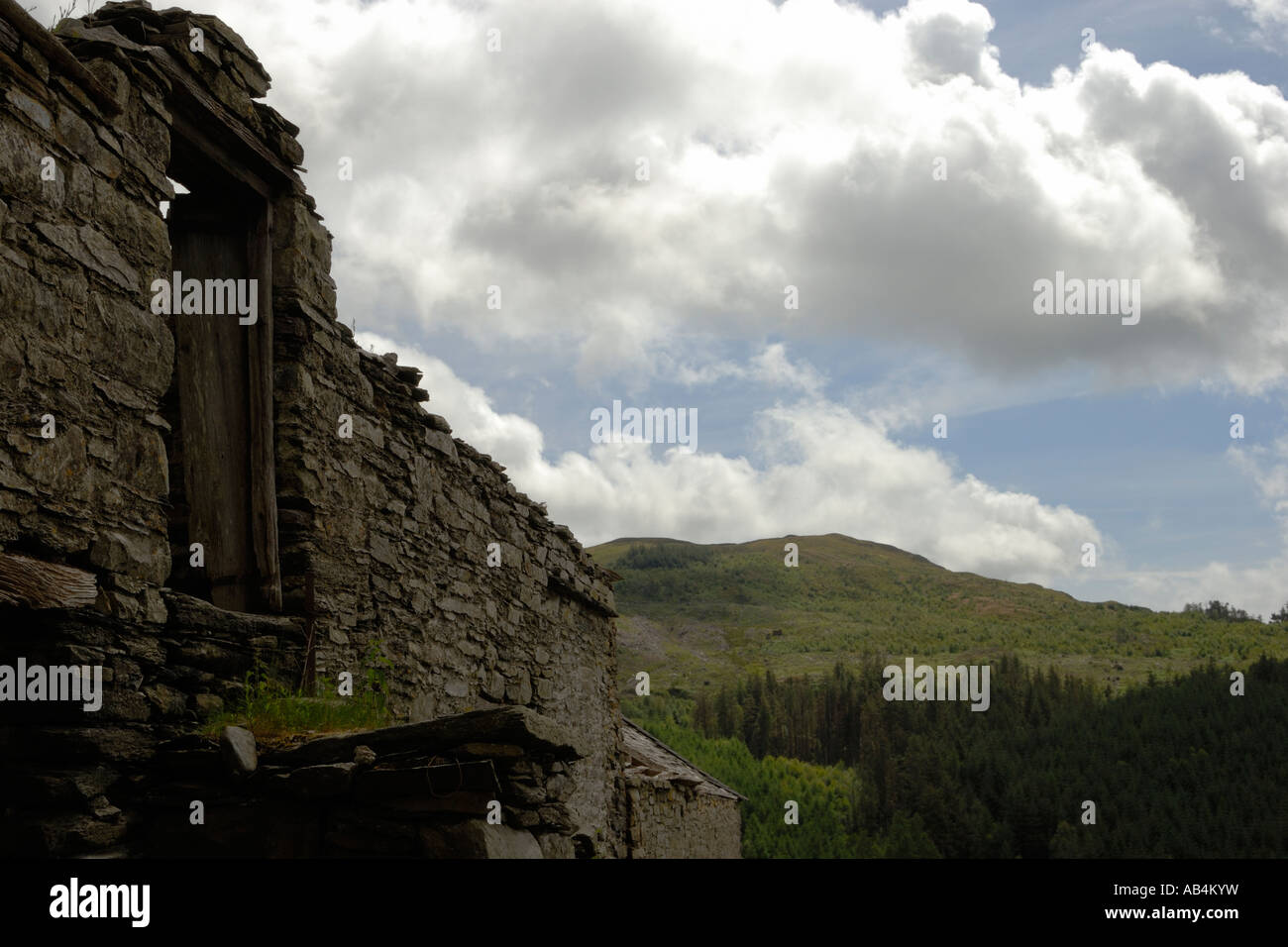 Ruined Farm Building High Resolution Stock Photography and Images - Alamy
