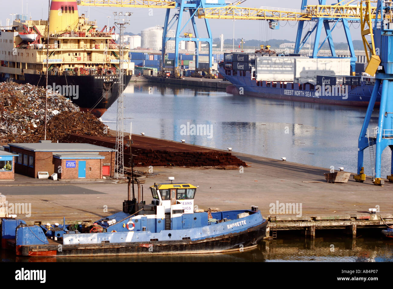 Barge Docking Station High Resolution Stock Photography and Images - Alamy