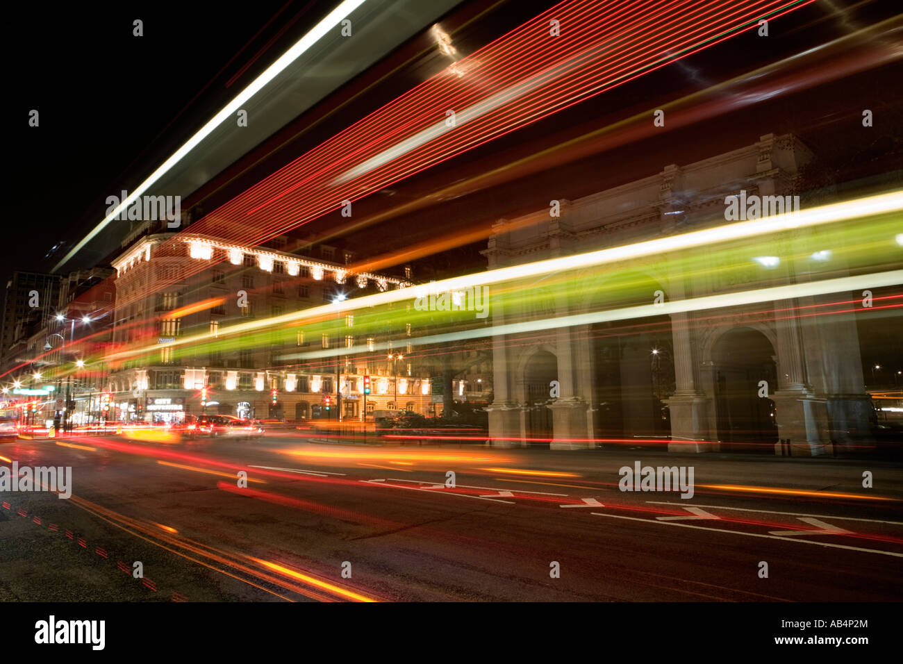 London night time lights hi-res stock photography and images - Alamy