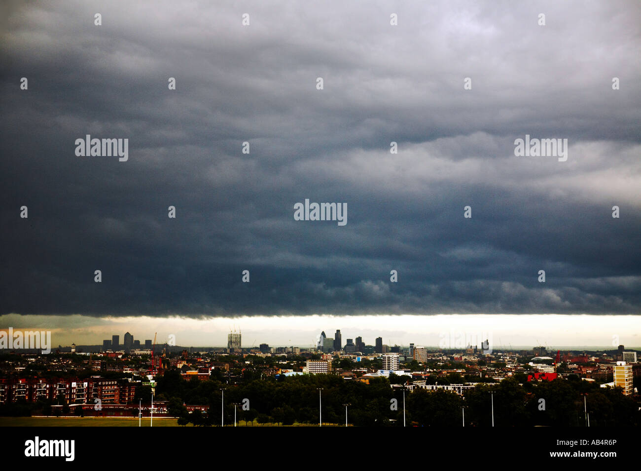London thunderstorm hi-res stock photography and images - Alamy