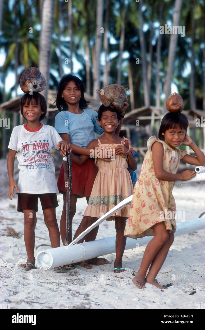 Philippines children playing happy hi-res stock photography and images ...