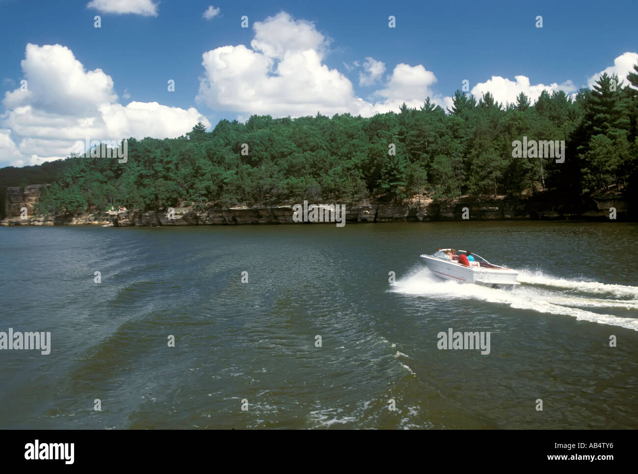 Boating and other forms of recreation on the Wisconsin River at ...