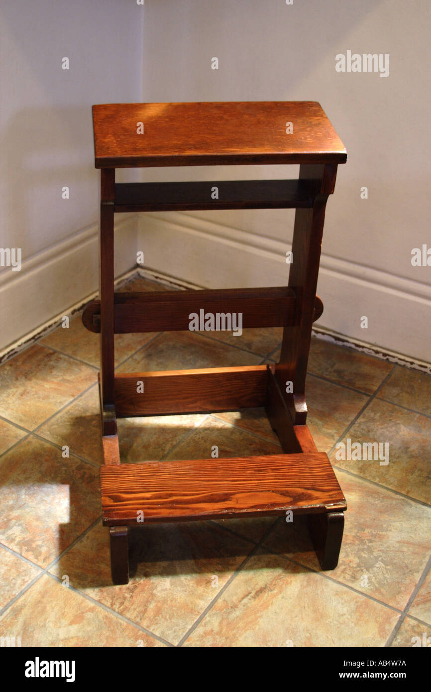 Confession chair hi-res stock photography and images - Alamy
