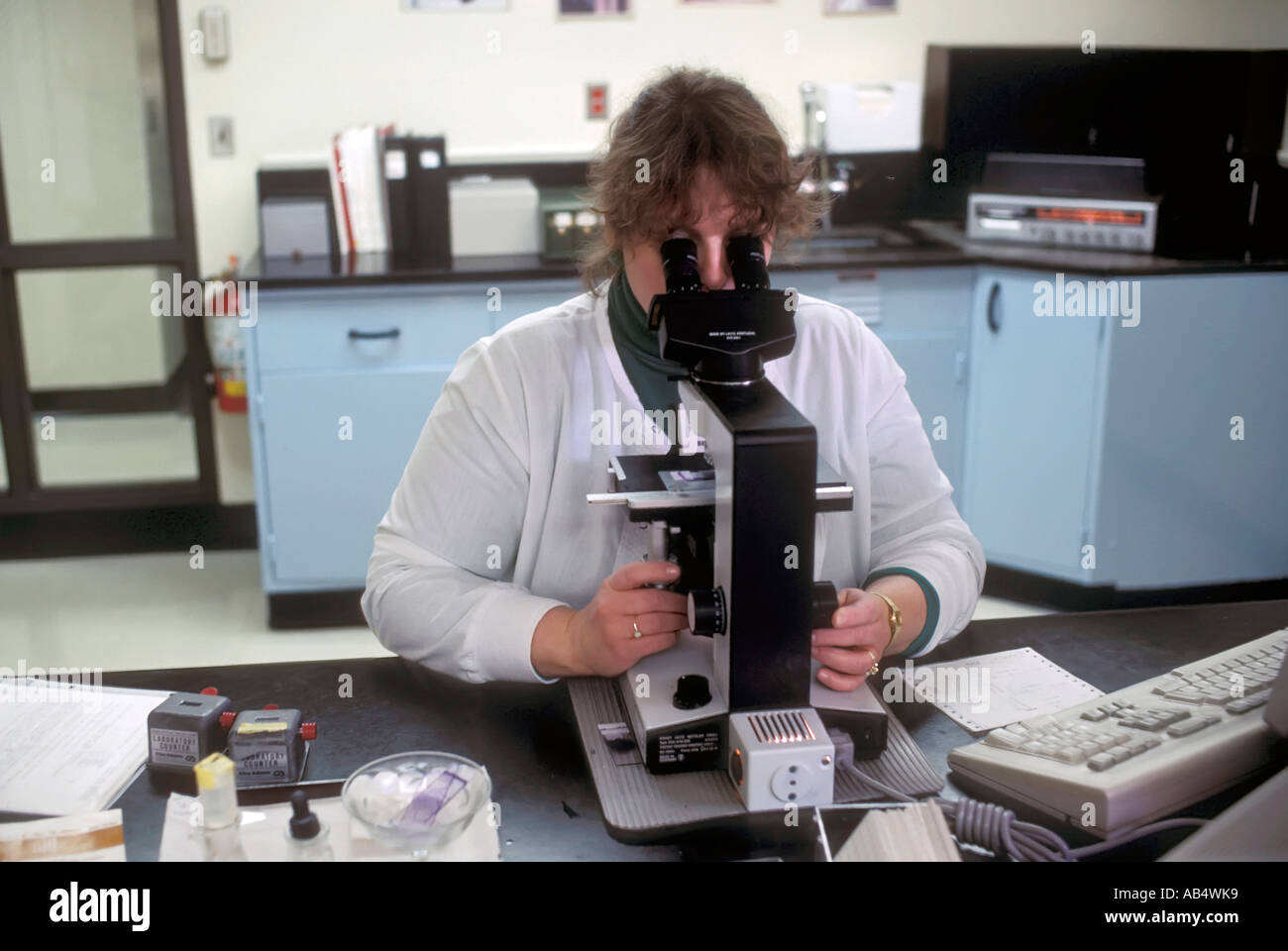 Pathology lab hi-res stock photography and images - Alamy