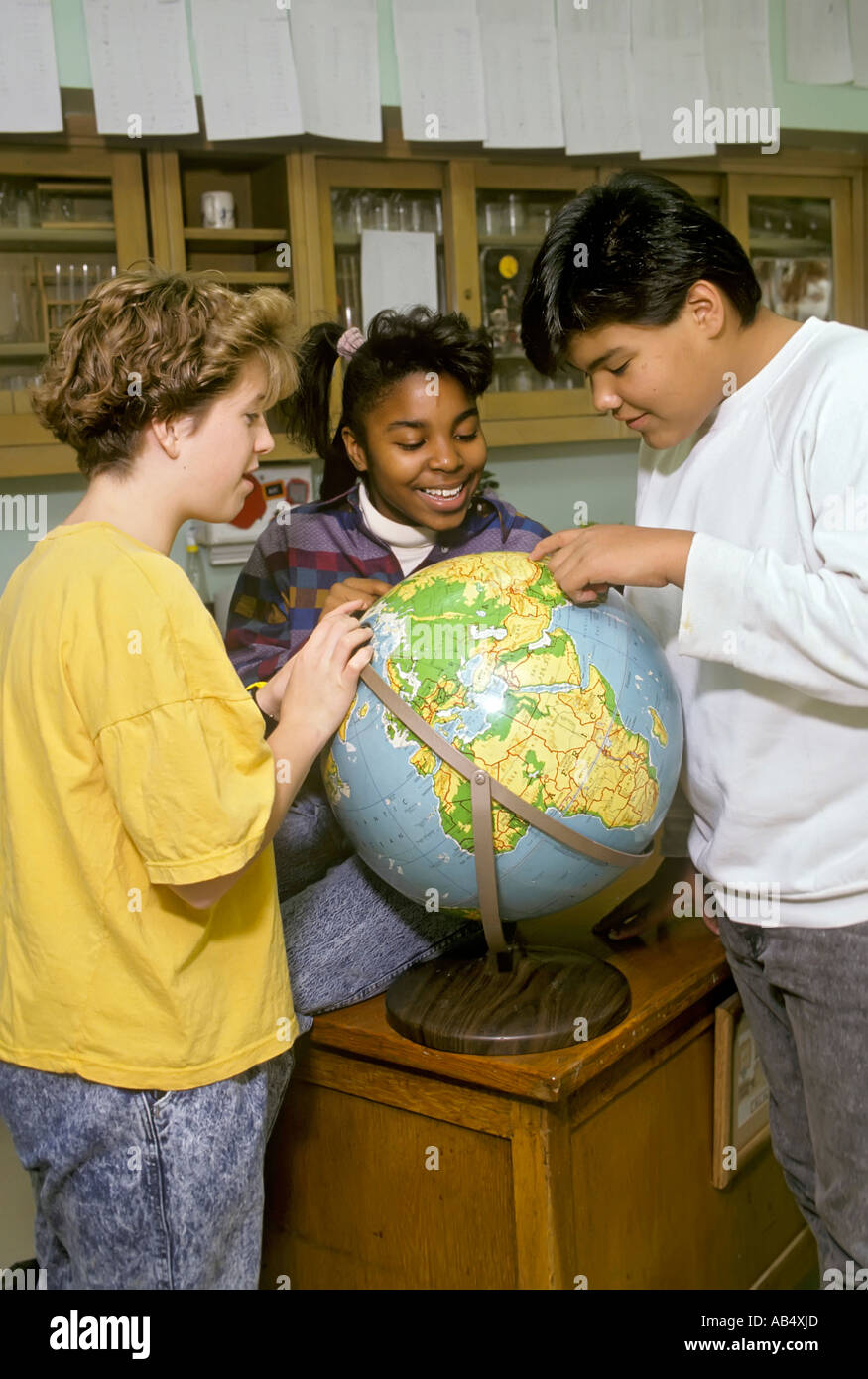 Hispanic middle school girls look hi-res stock photography and images ...