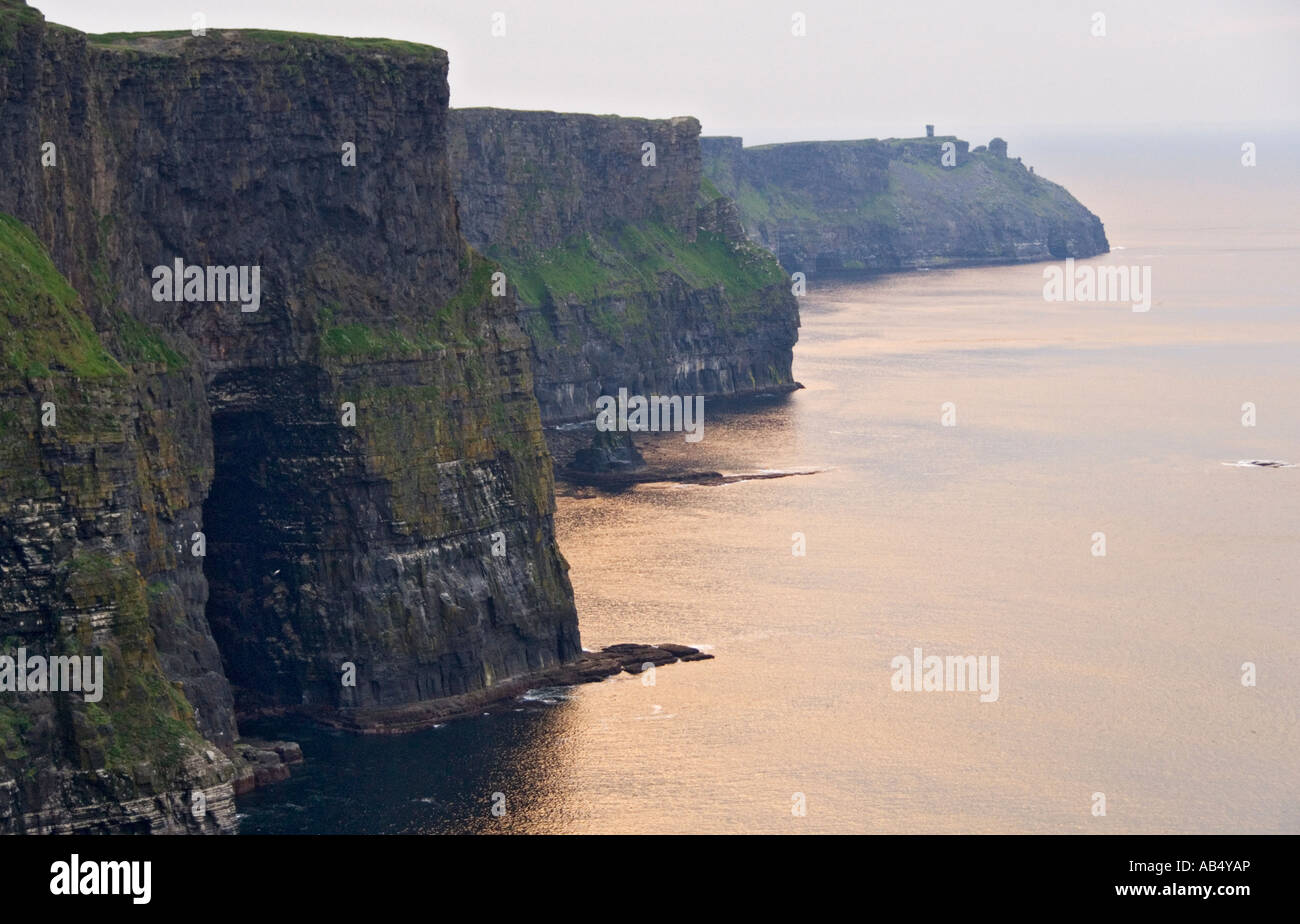 Cliffs moher sunset hi-res stock photography and images - Alamy