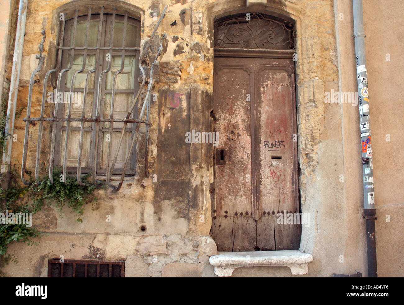 old house facade in the le panier district of marseille bouches du ...