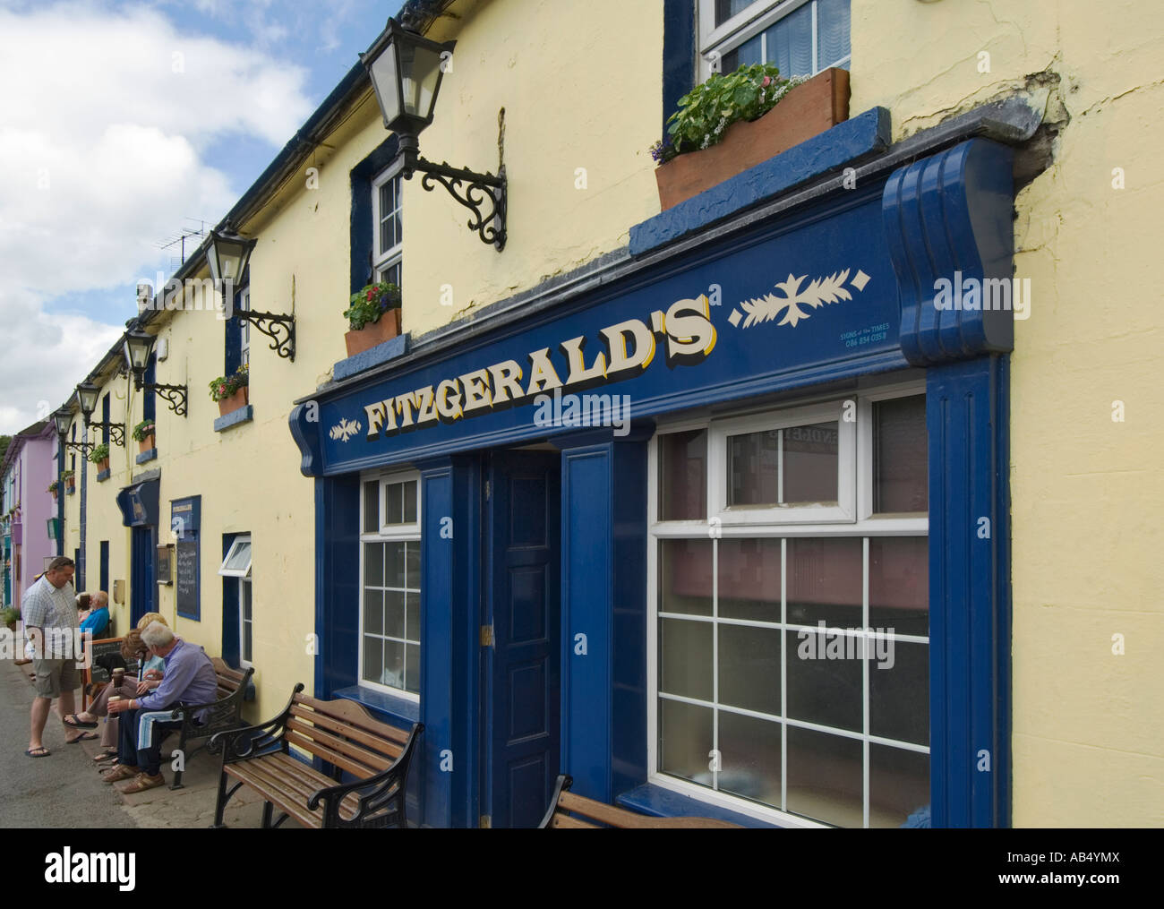 Fitzgerald pub hi-res stock photography and images - Alamy