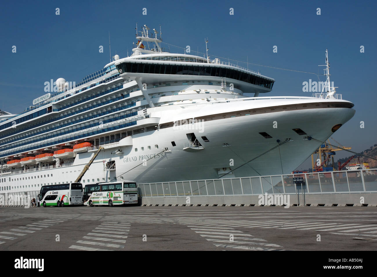 Cruise ship Grand Princess in Barcelona, Spain Stock Photo - Alamy