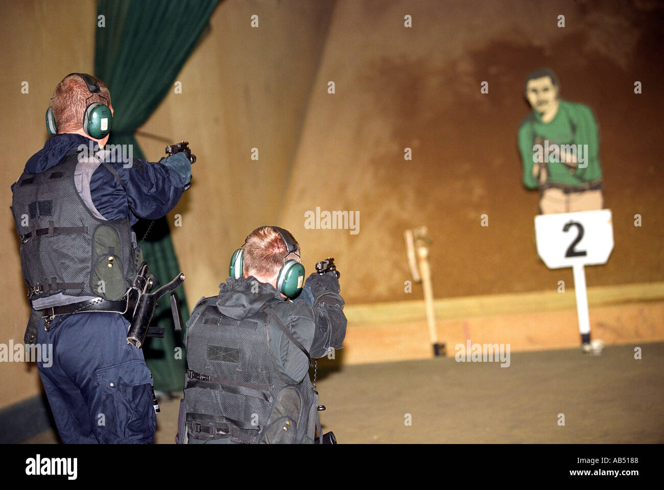 Target practice police hi-res stock photography and images - Alamy