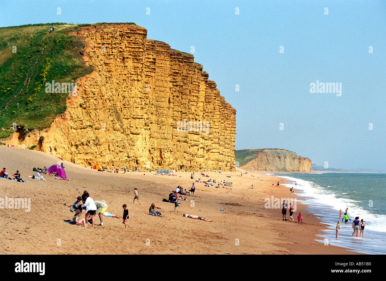 Dorset harbour cliff beach hi-res stock photography and images - Alamy
