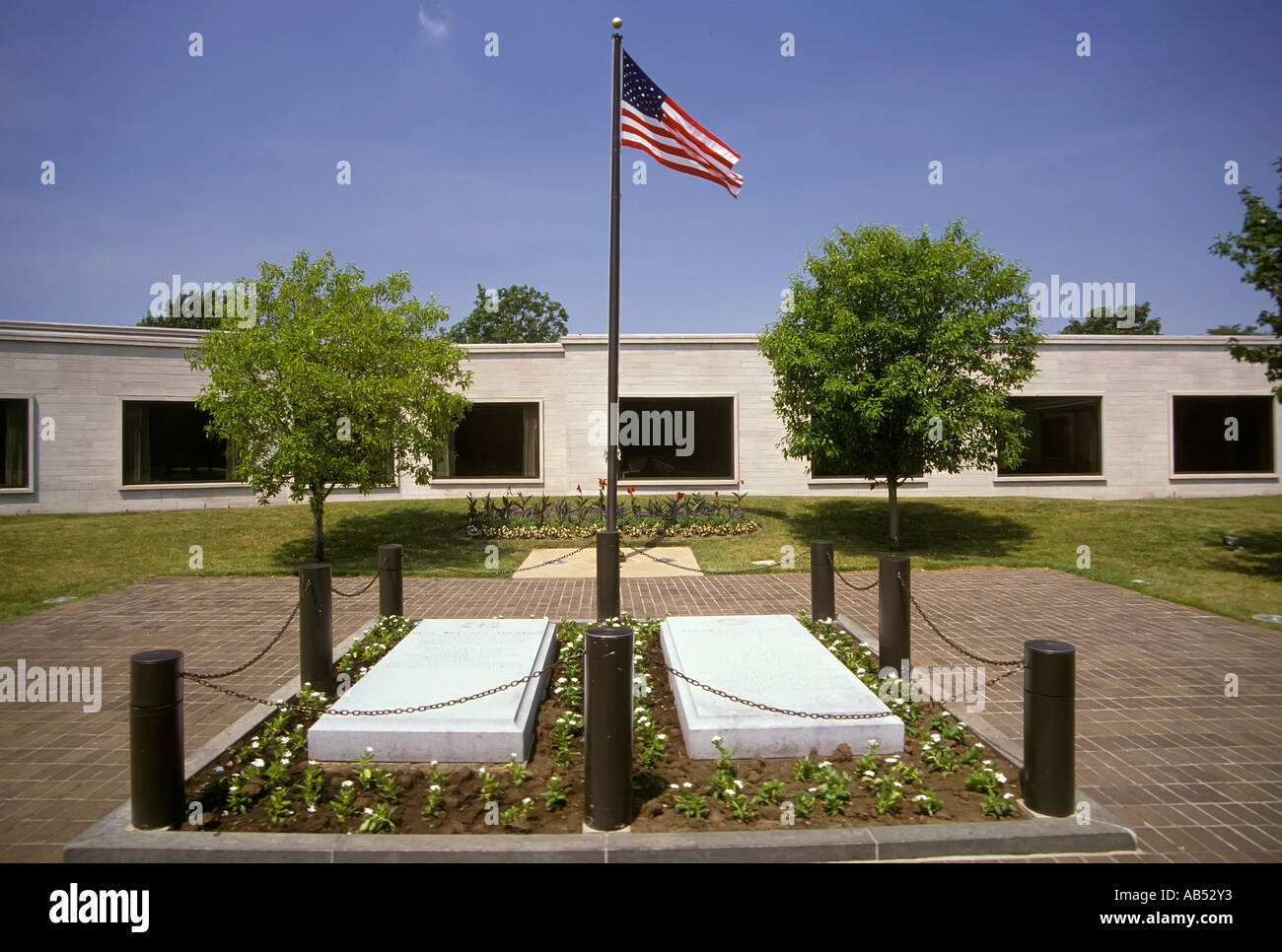 President Harry S Truman Presidential Museum and grave site in Independence Missouri MO Stock ...