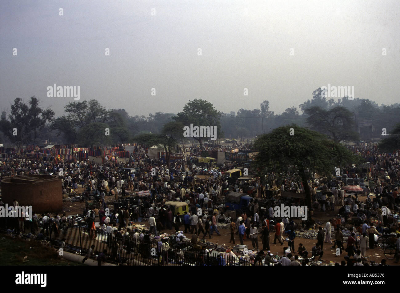 india the theives market below the walls of the red fort in delhi Stock ...