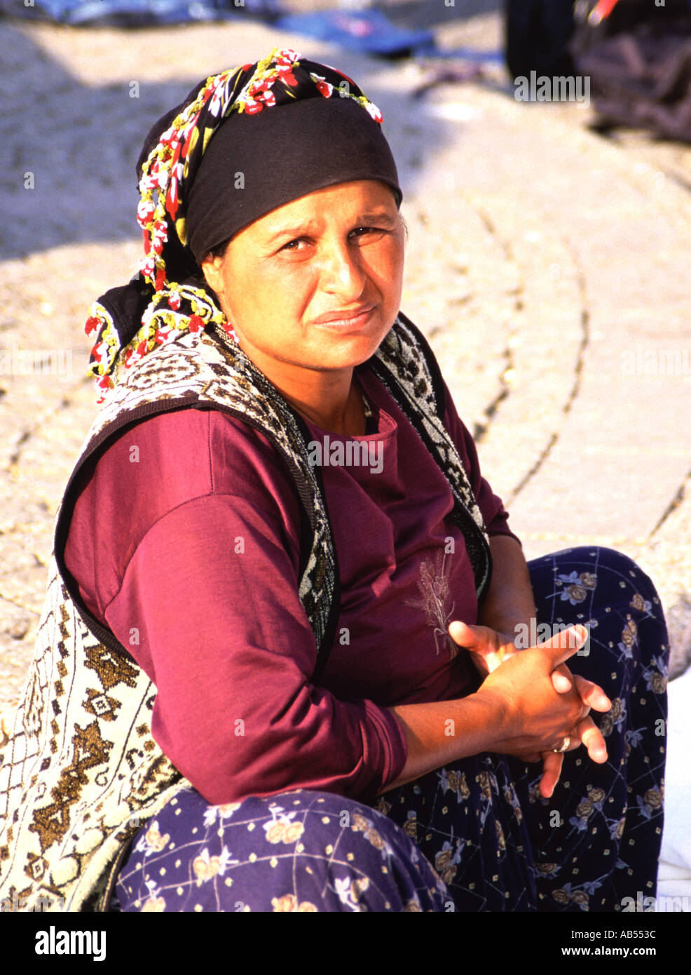 Gipsy women hi-res stock photography and images - Alamy