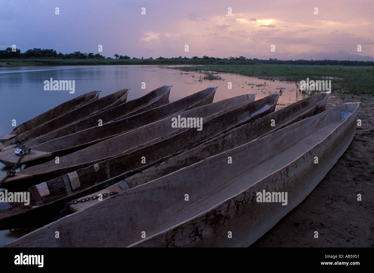 Nepal Chitwan Sauraha canoes Stock Photo - Alamy