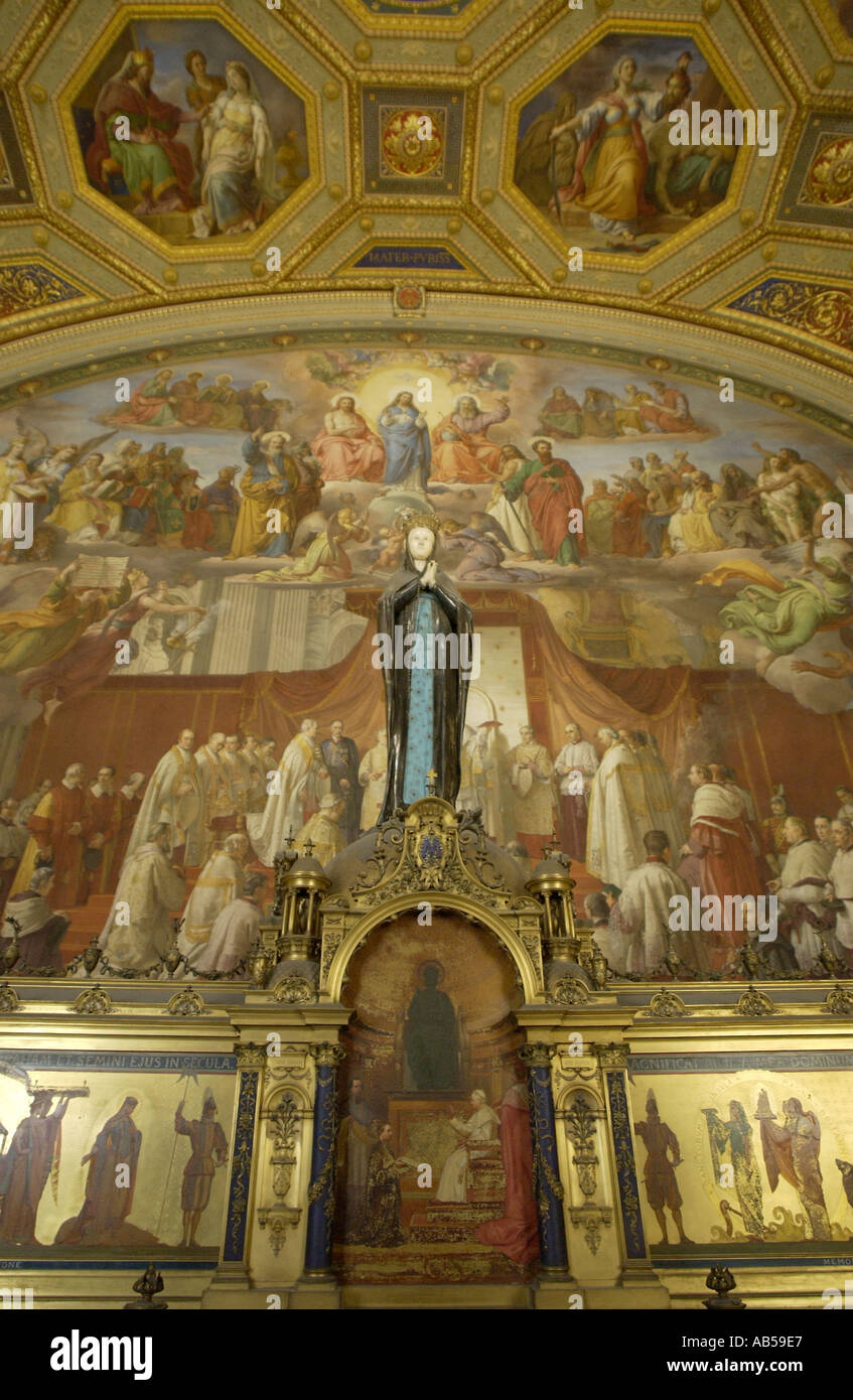 Artwork and Catholic icons in the Vatican Rome Stock Photo - Alamy