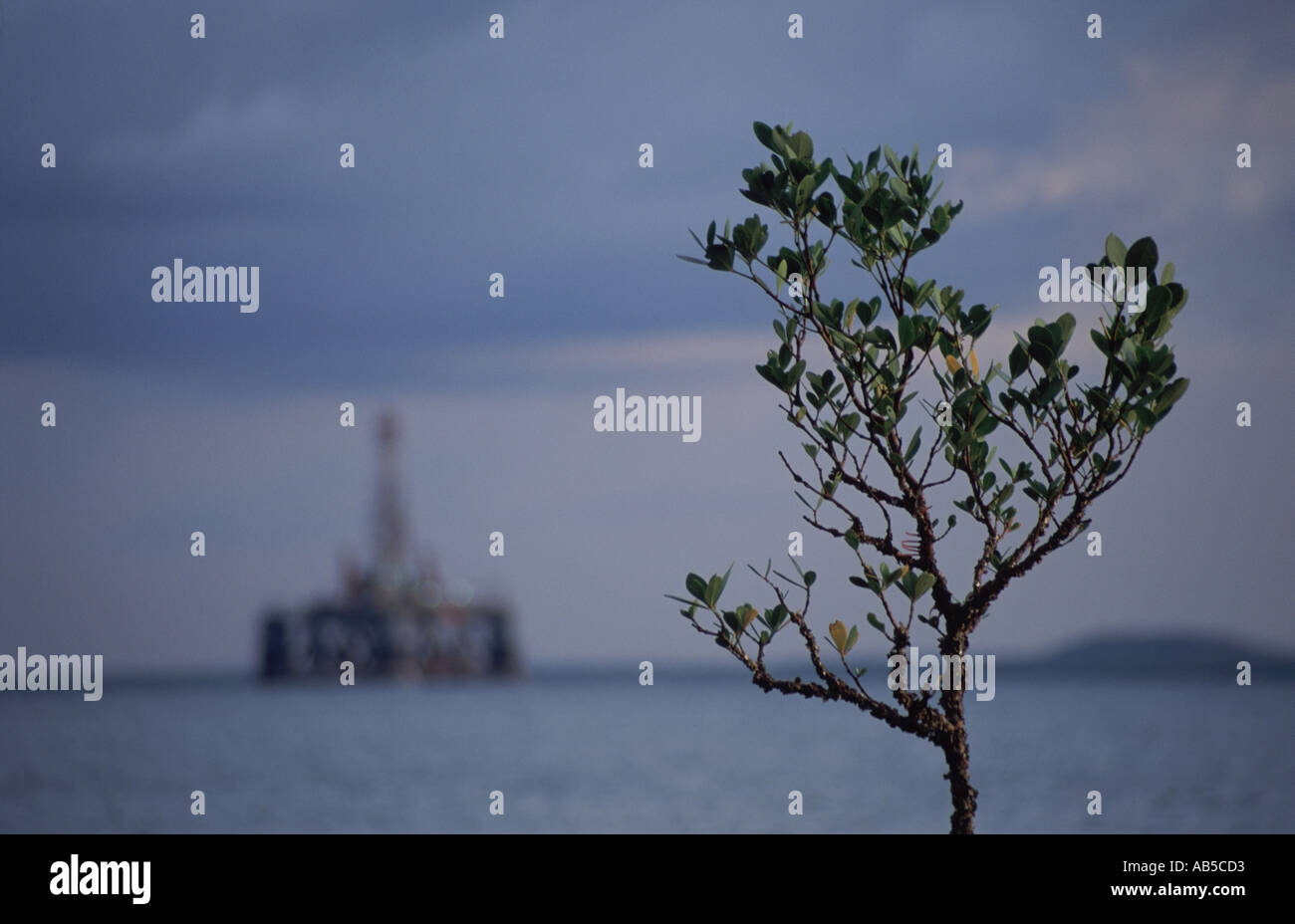 Oil industry renewables global warming climate change hi-res stock ...