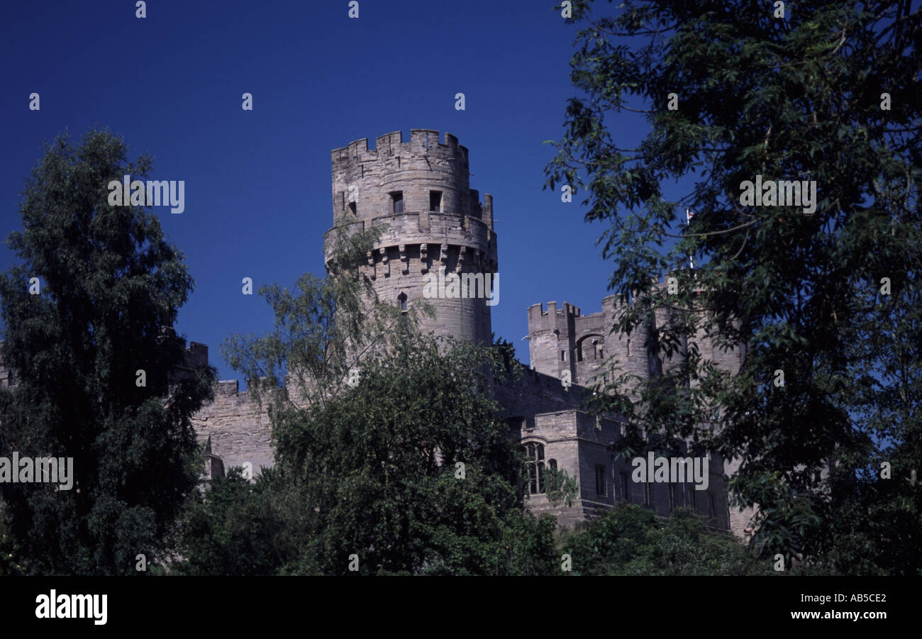 Warwick castle trebuchet hi-res stock photography and images - Alamy