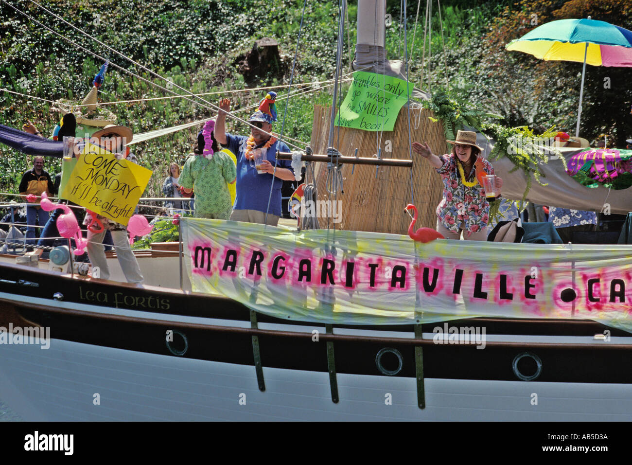Opening day boating parade seattle hi-res stock photography and images ...