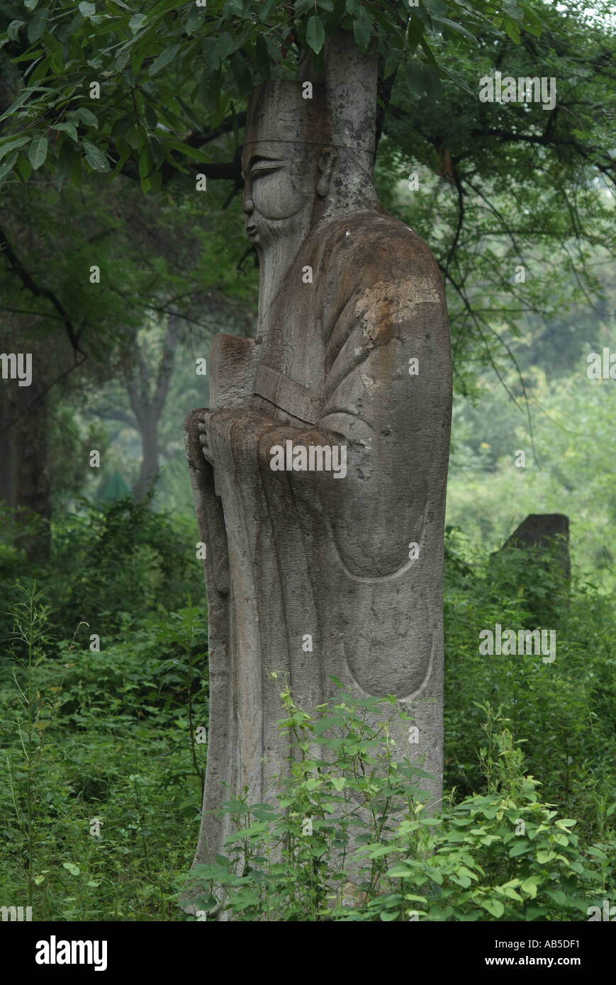 Kongzi statue hi-res stock photography and images - Alamy