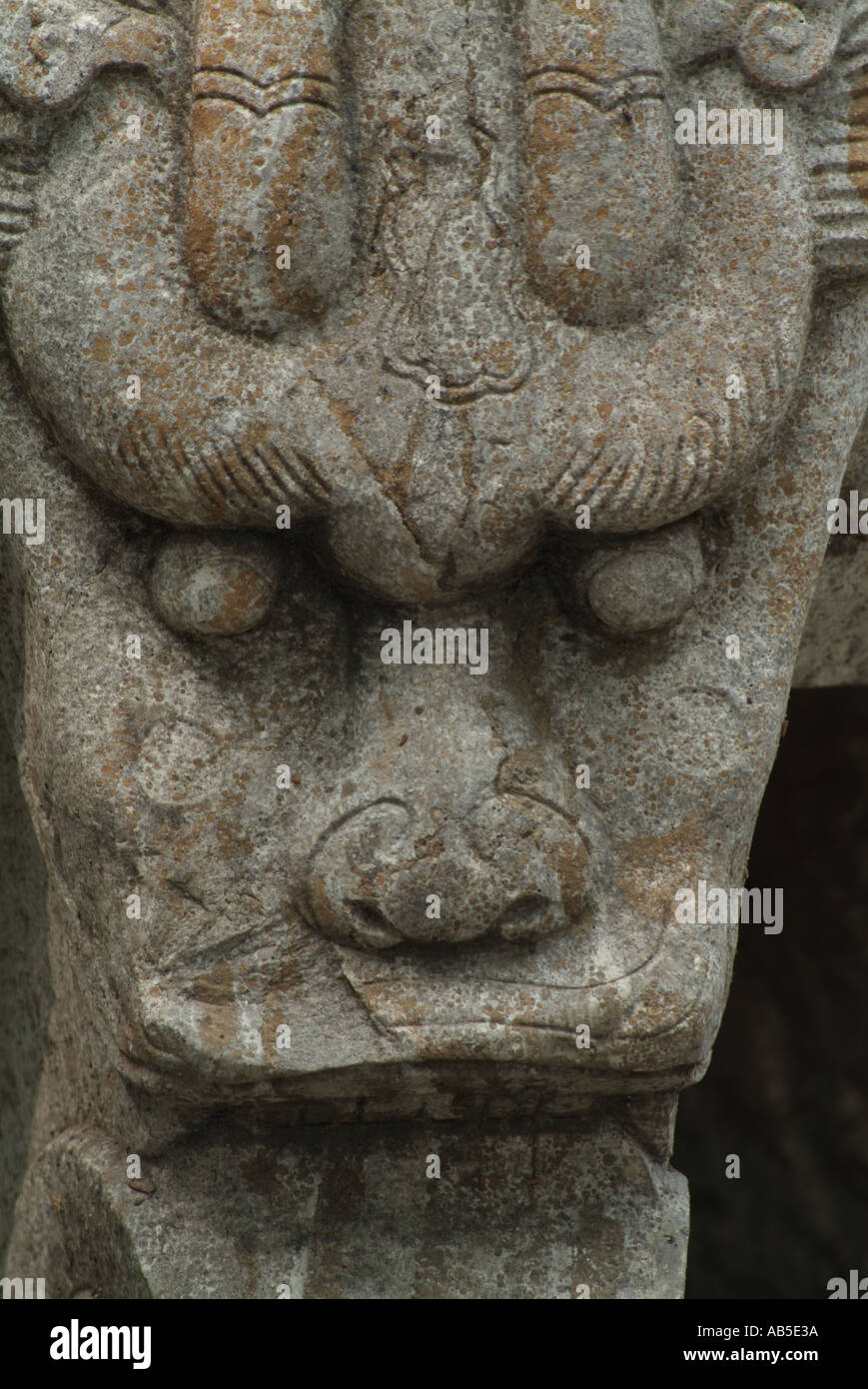 Kongzi statue hi-res stock photography and images - Alamy