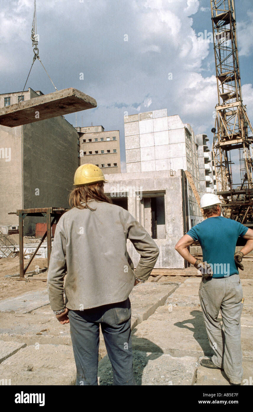 Berlin germany construction workers construction hi-res stock ...